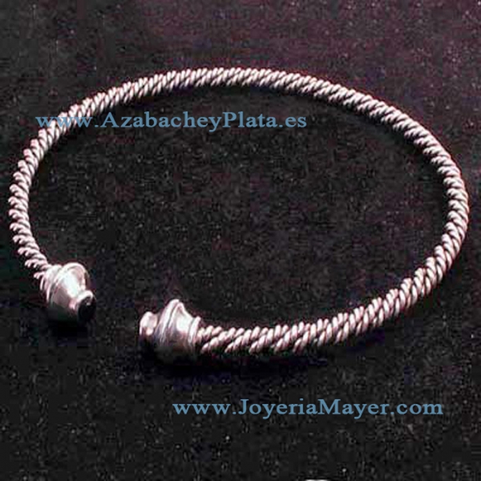 Collar torque celta de plata y azabache - Joyeria Mayer